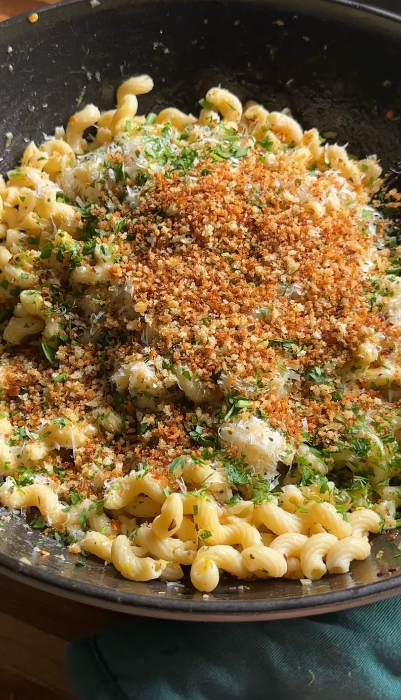 15-minute garlic bread pasta - Grace Elkus